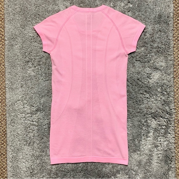 lululemon athletica | Tops | Lululemon Swiftly Tech Short Sleeve Crew ...
